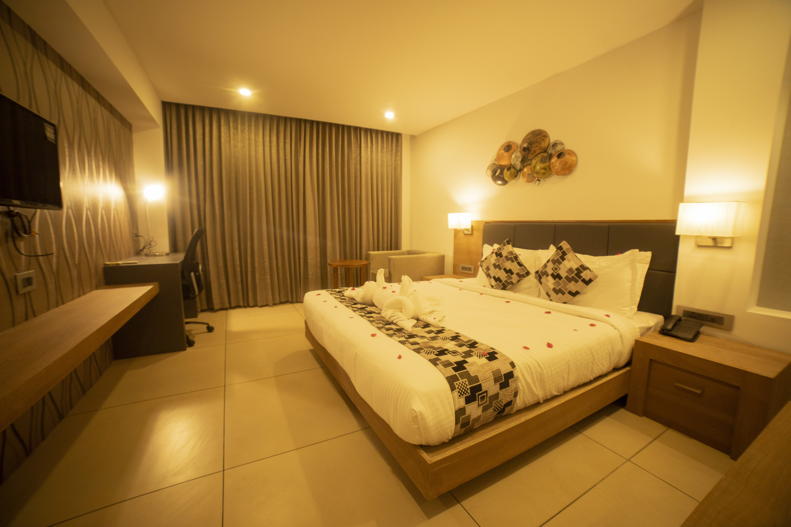 Hotels in Attingal | Hotel Savithri | Luxury Hotels